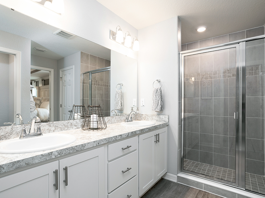 Inspiration Gallery | Raychel - Owner's Bath | Highland Homes
