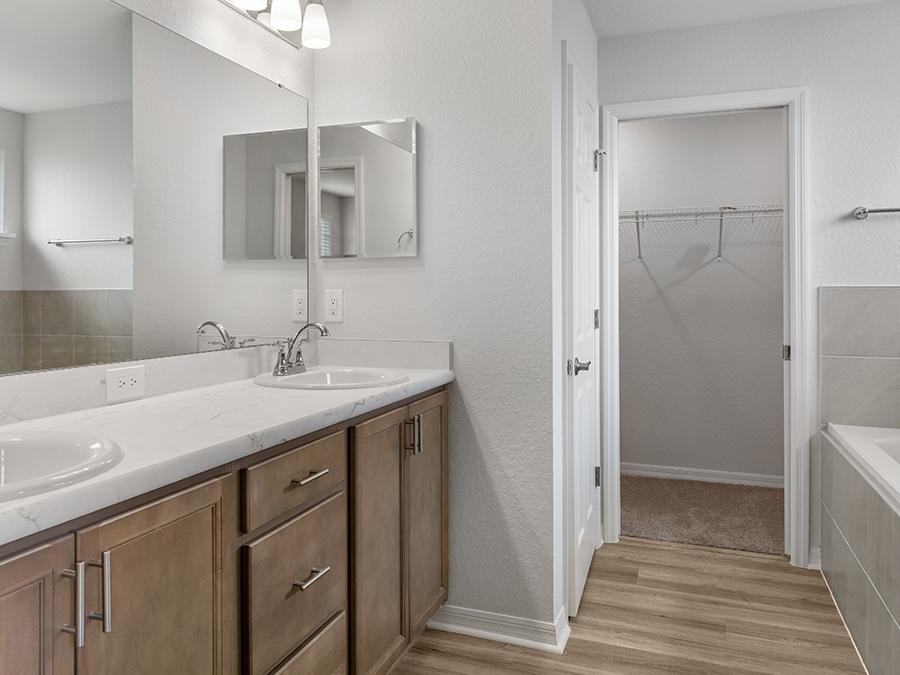 Inspiration Gallery | Wesley II - Owner's Bath | Highland Homes