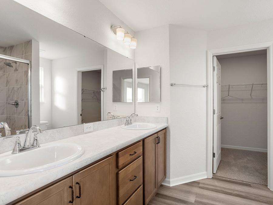 Inspiration Gallery | Wesley II - Owner's Bath | Highland Homes