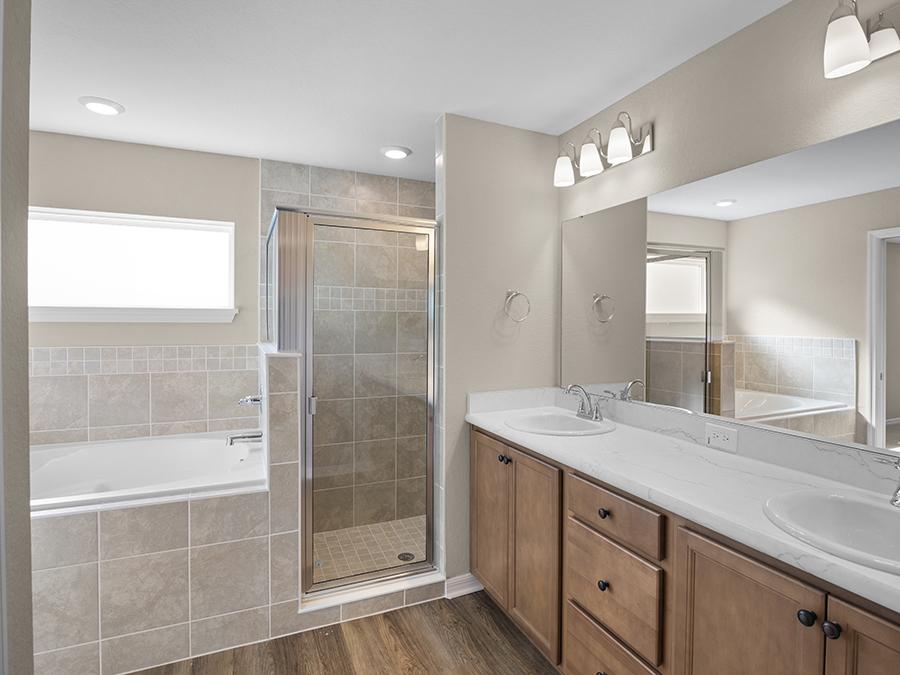 Inspiration Gallery | Raychel - Owner's Bath | Highland Homes