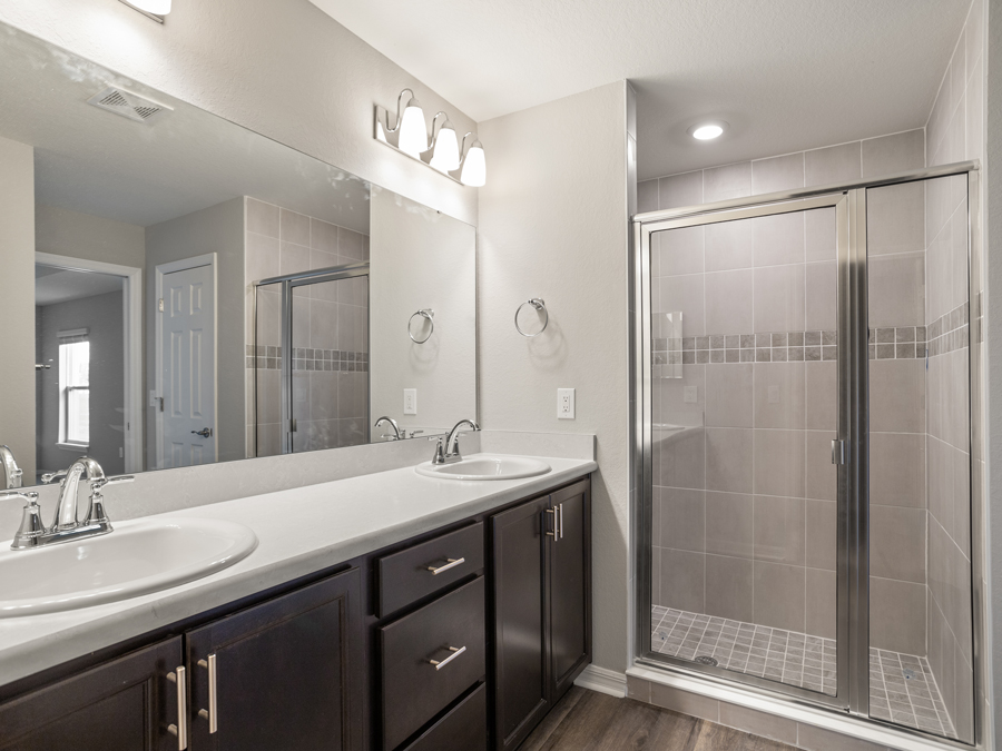 Inspiration Gallery | Raychel - Owner's Bath | Highland Homes