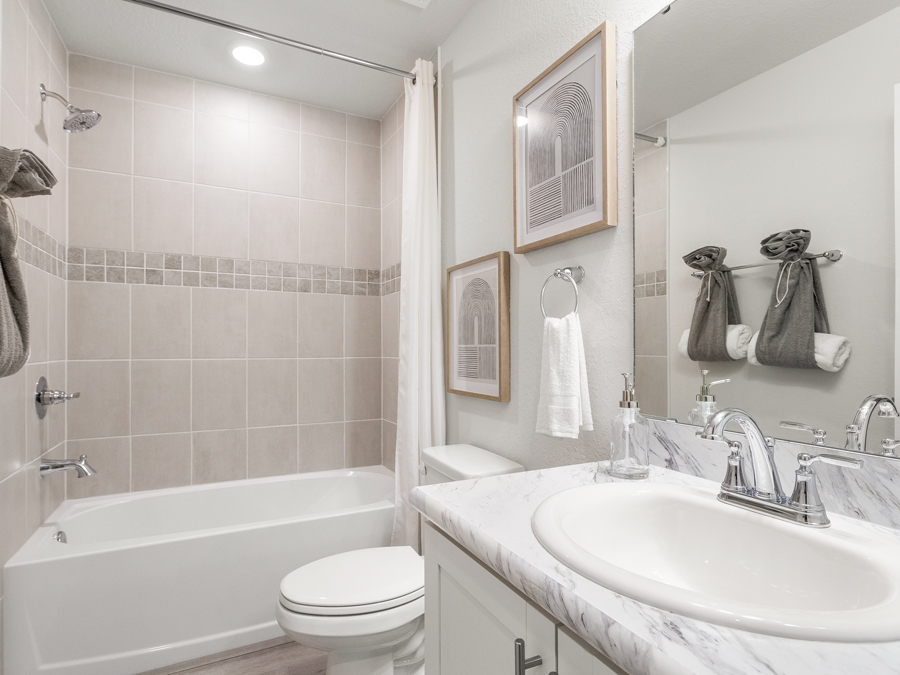 Inspiration Gallery | Flora - Hall Bath | Highland Homes